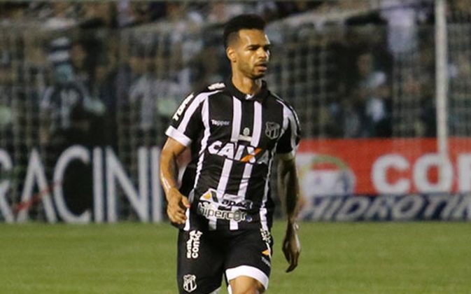 Valdo completa 100 jogos pelo Ceará na rodada